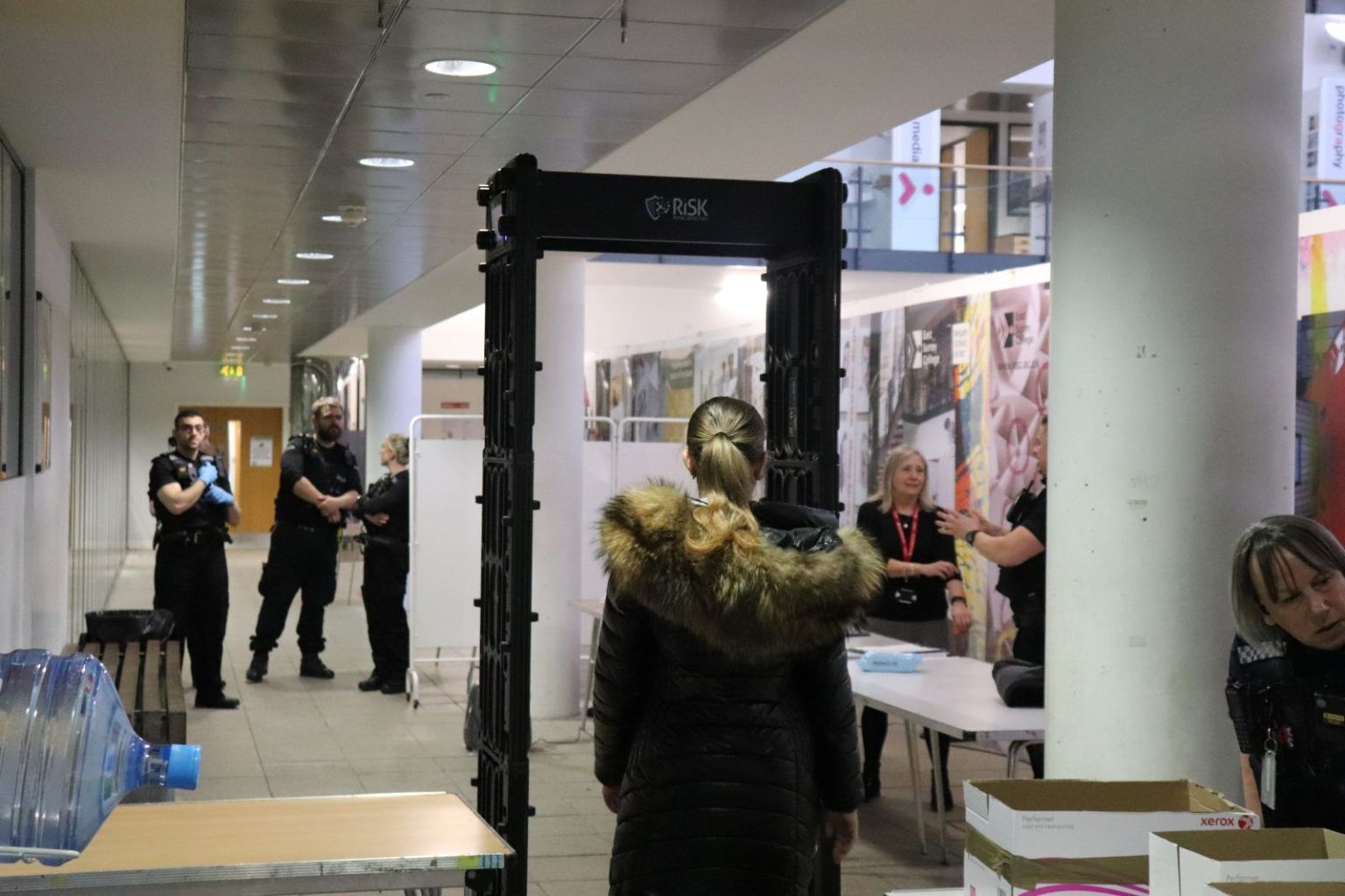 Are Knife Arches in UK schools necessary? | School Metal Detector